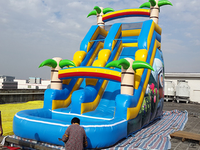 embroma el tobogán acuático inflable
